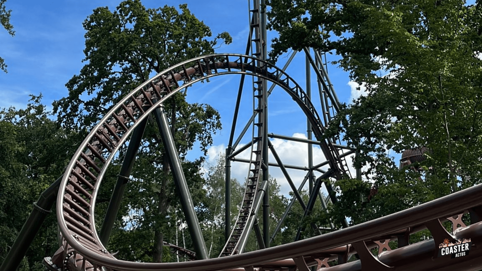 Dans les coulisses de Toutatis, la nouvelle attraction 2023 du Parc ...